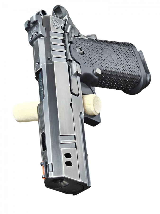 Nighthawk Custom, BDS9 Commander, Double Stack 9mm Pistol with upgrades ...